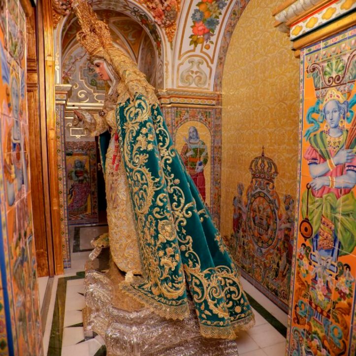 La Esperanza de Triana culmina una etapa histórica en la Capilla de los ...